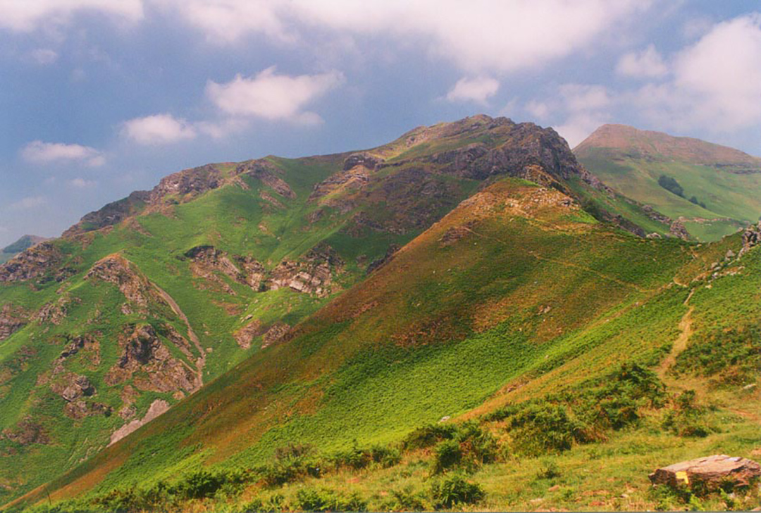 Sentiers de FranceLes Pyrénées Basques - Sentiers de France